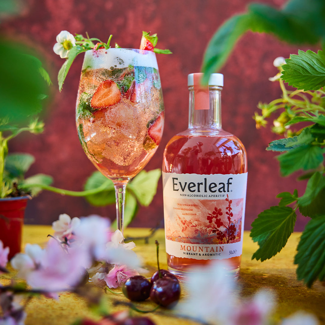Everleaf Mountain - non-alcoholic aperitif with cherry blossom and ...