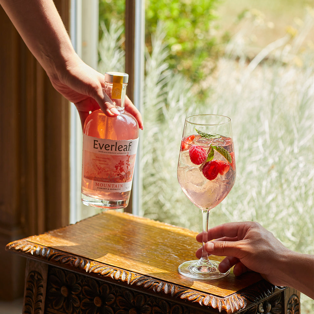 Everleaf Mountain - non-alcoholic aperitif with cherry blossom and ...