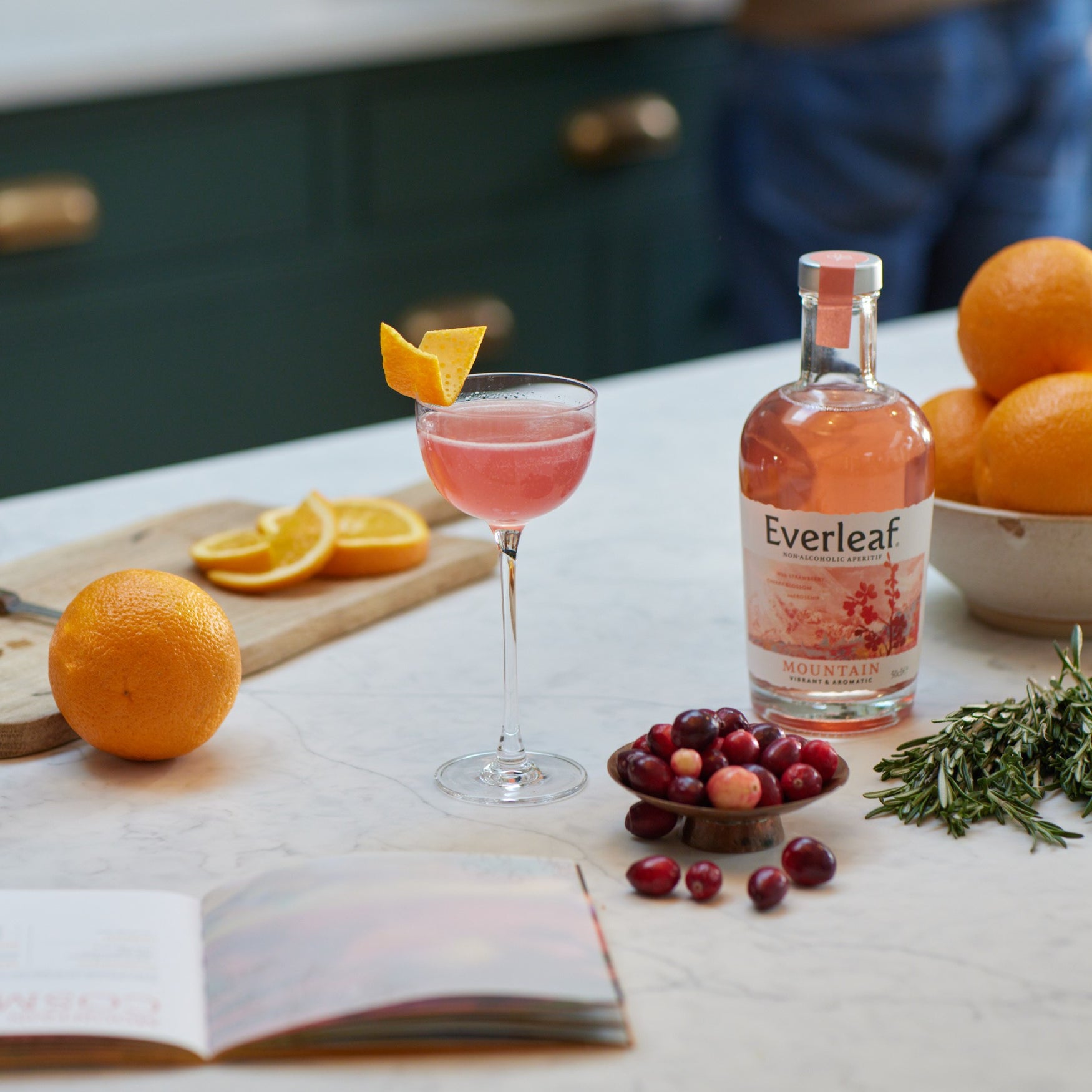 Hosting with Everleaf – Everleaf Drinks